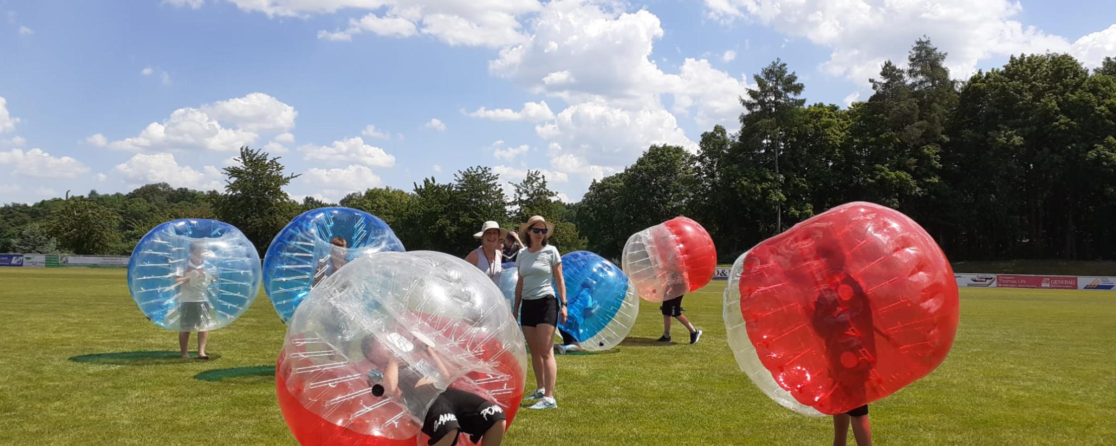 Spaßige „Bumper“ und Überschläge beim Bubble Soccer Turnier|Nördlingen ...