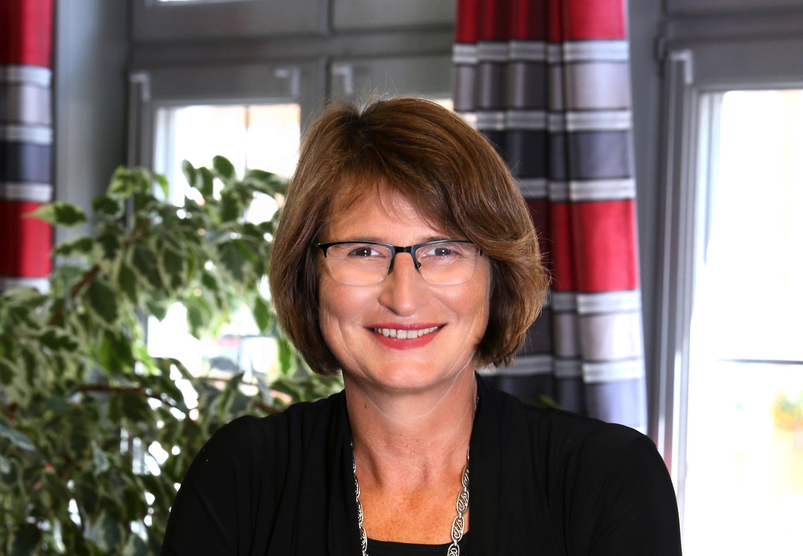 Regionalgespräch: Auf ein Tässchen mit... Petra Wagner|Oettingen|Donau ...