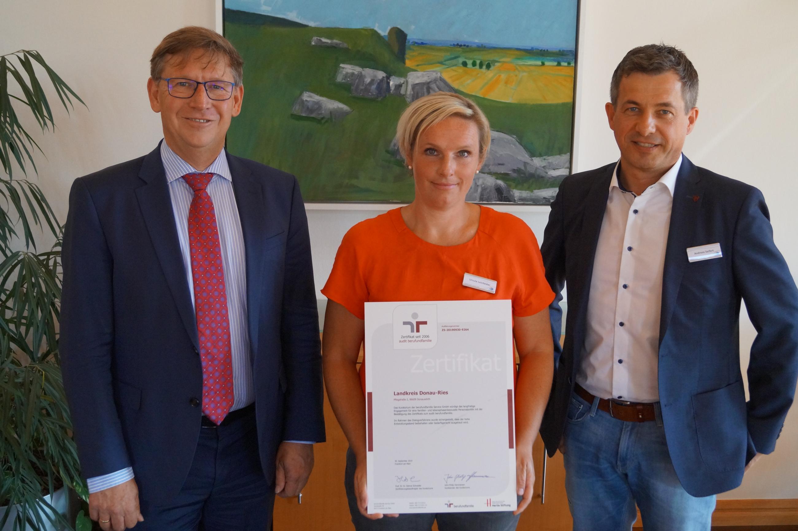 Besondere Auszeichnung für das Landratsamt Donau-Ries |Landkreis|Donau ...