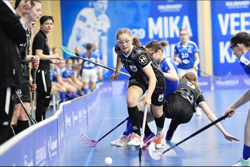 Emma Luxenhofer zur Floorball-WM||Donau-Ries-Aktuell