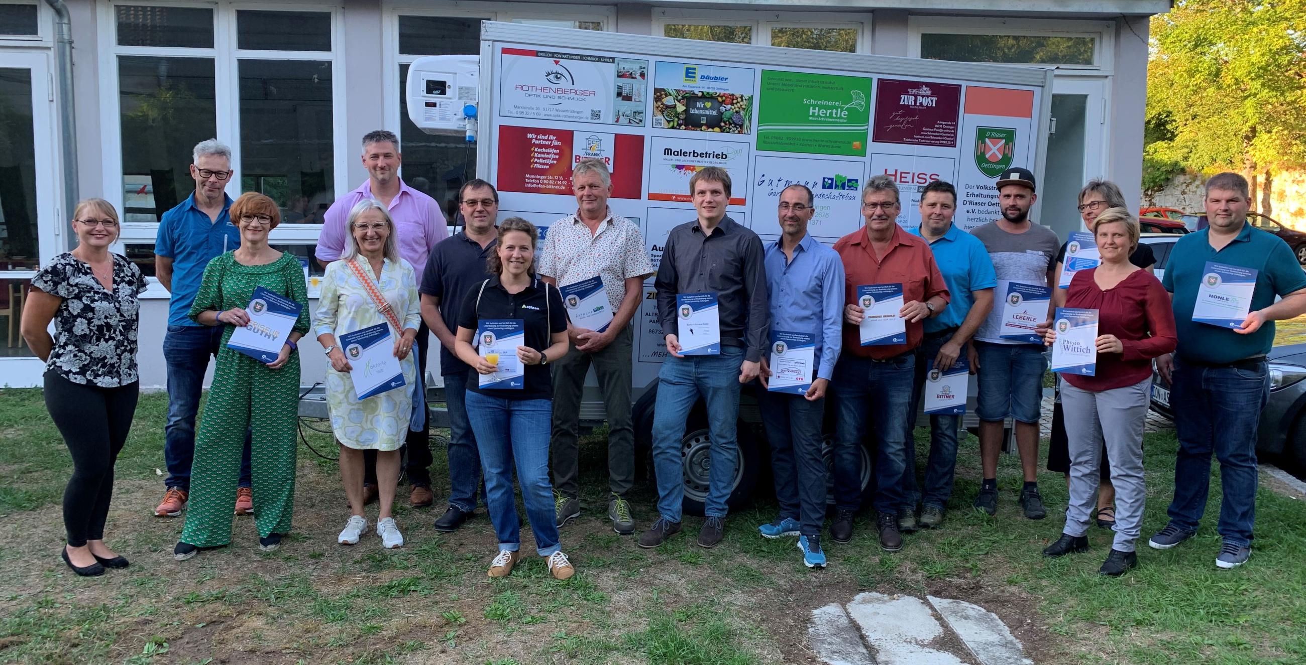 Kühlanhängerübergabe des Trachtenvereins Oettingen|Oettingen|Donau-Ries ...