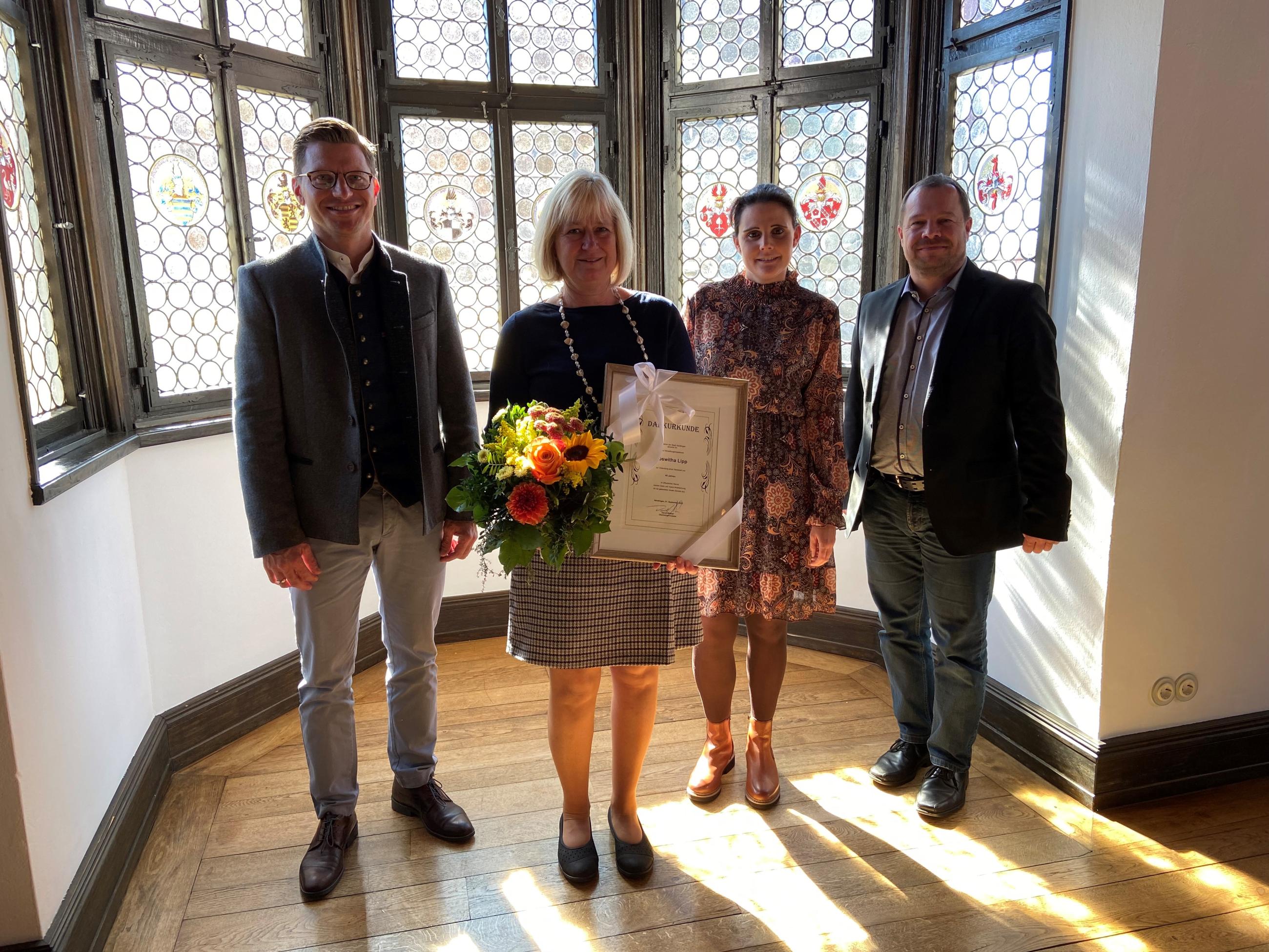 Roswitha Lipp für 40 Jahre im Öffentlichen Dienst geehrt|Nördlingen ...