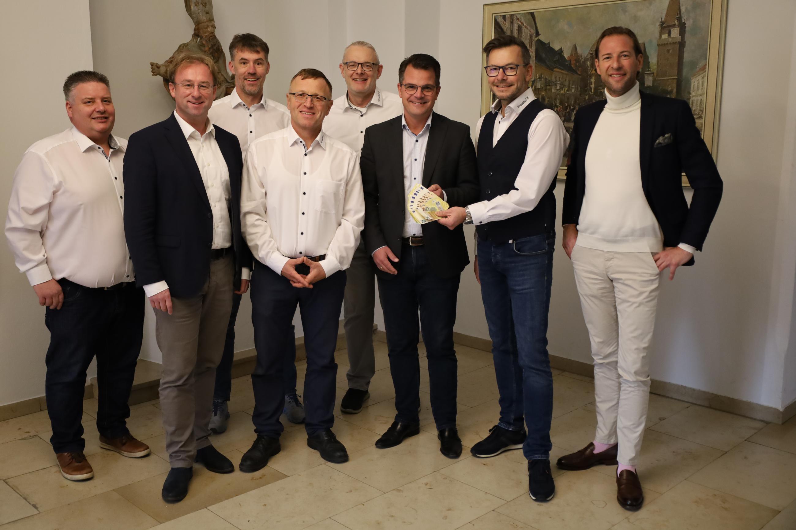 3000 Euro Spende für die Stiftung "Bürger in Not"|Donauwörth|Donau-Ries ...