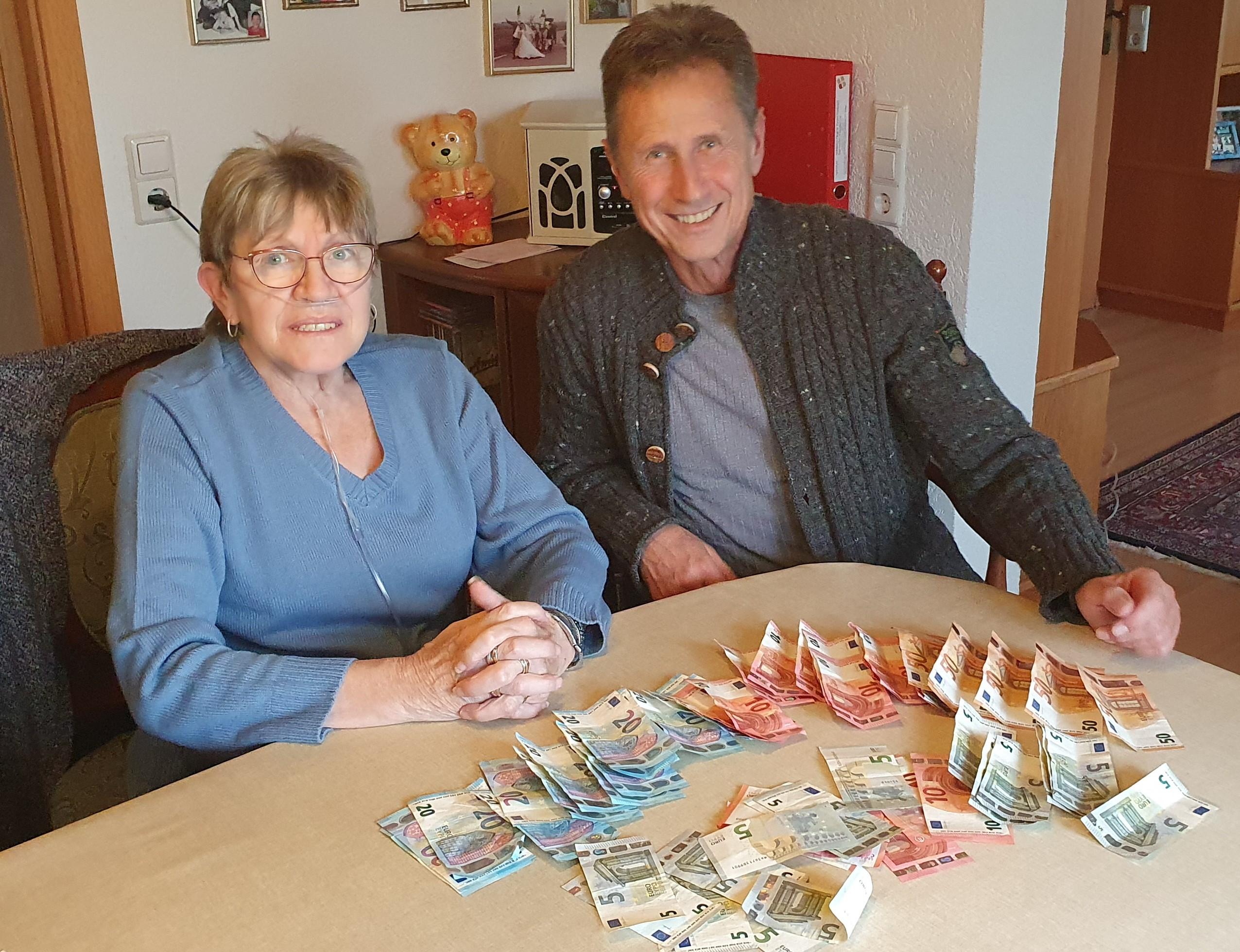 Handarbeiten für den guten Zweck|Donauwörth|Donau-Ries-Aktuell