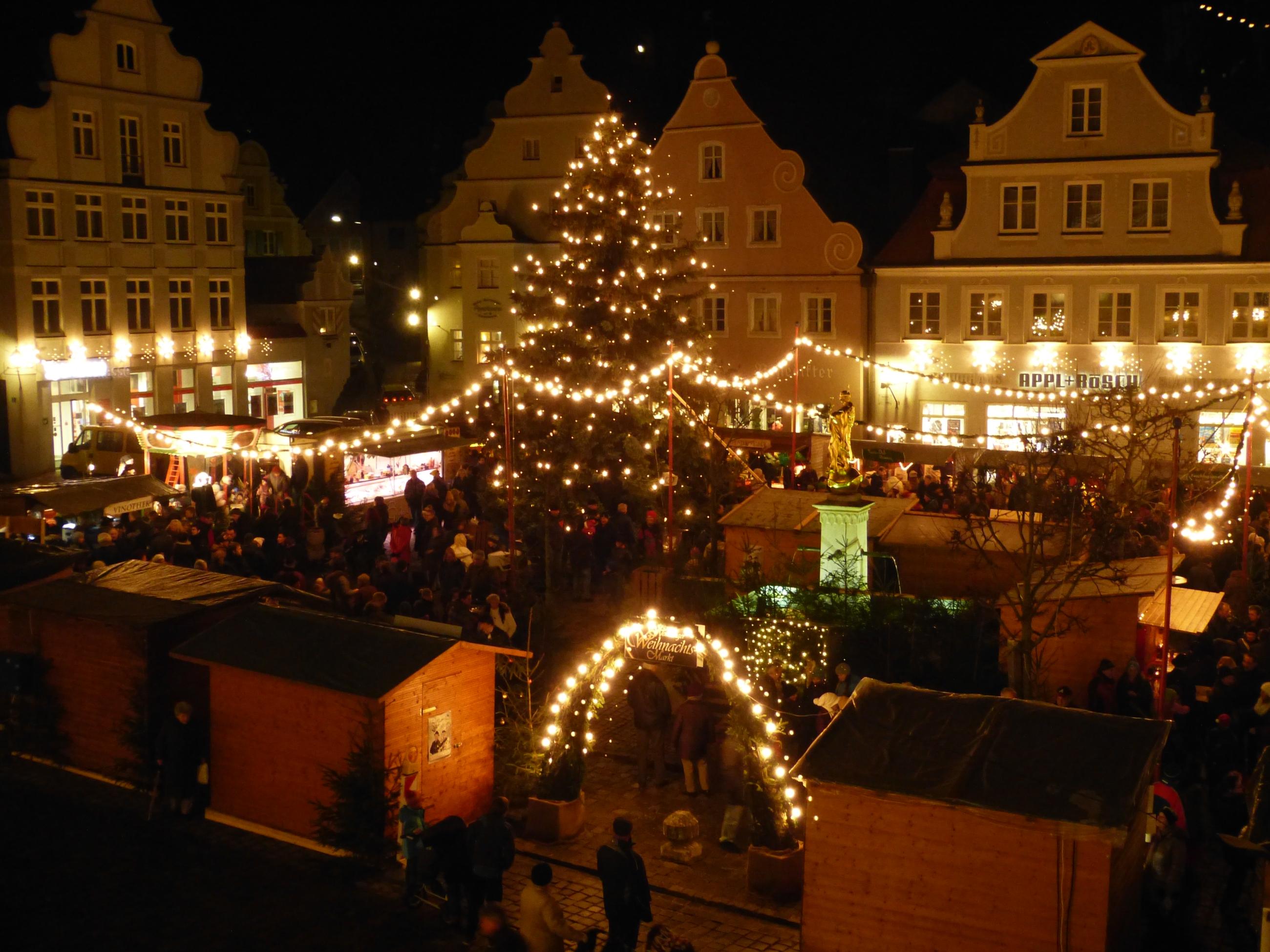 Wemding erstrahlt in weihnachtlichem Glanz|Wemding|Donau-Ries-Aktuell