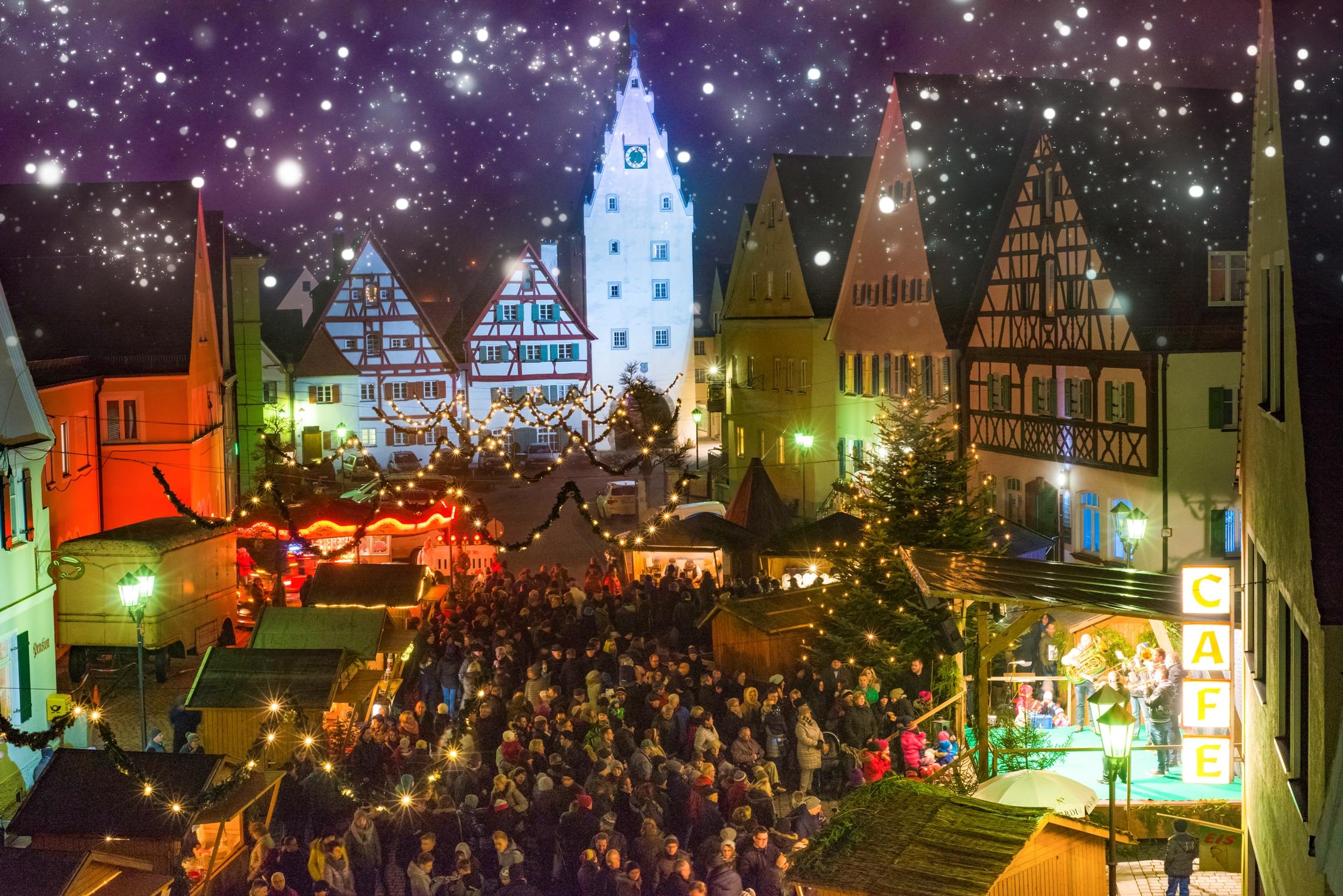 Weihnachtsmarkt in Monheims malerischer Innenstadt|Monheim|Donau-Ries ...