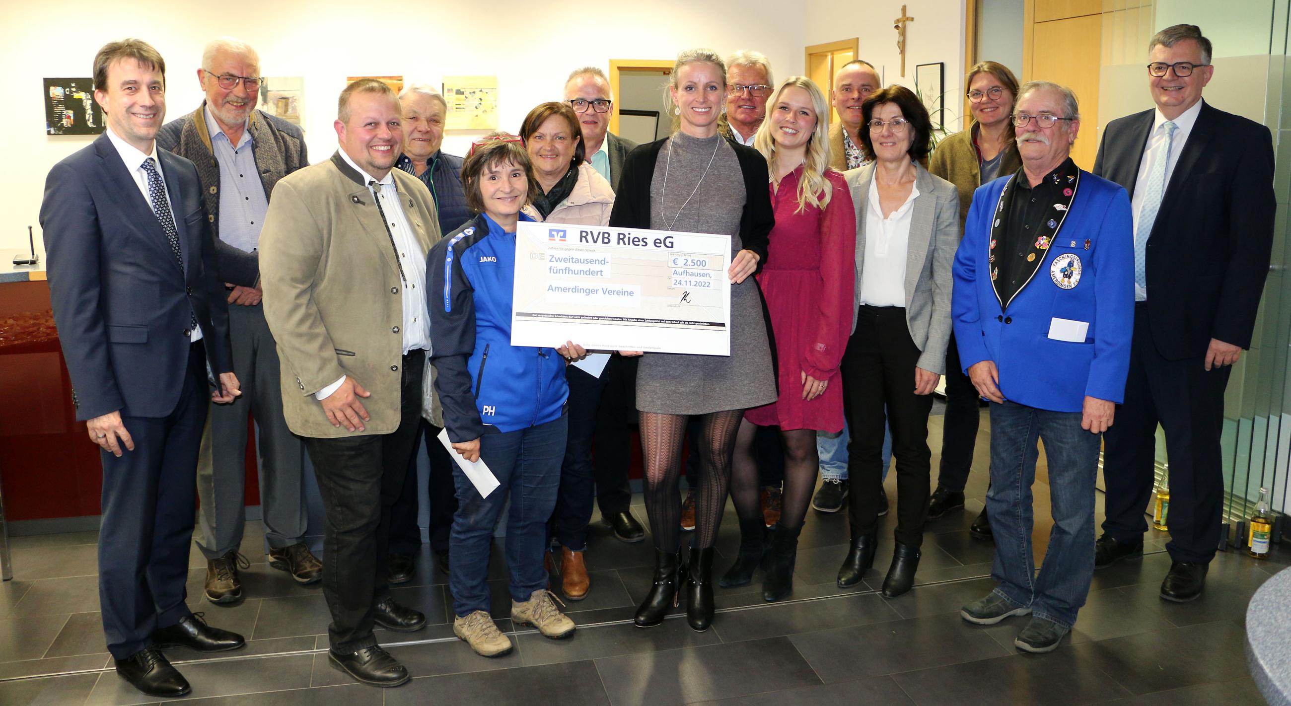 RVB Ries: Jubiläumsspende an zehn Amerdinger Vereine |Amerdingen|Donau ...