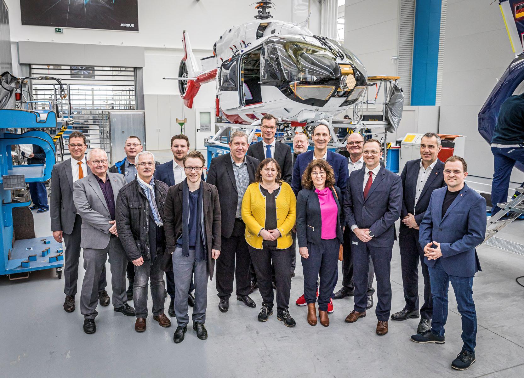 Bayerische SPD-Bundestagsabgeordnete zu Besuch bei Airbus Helicopters ...