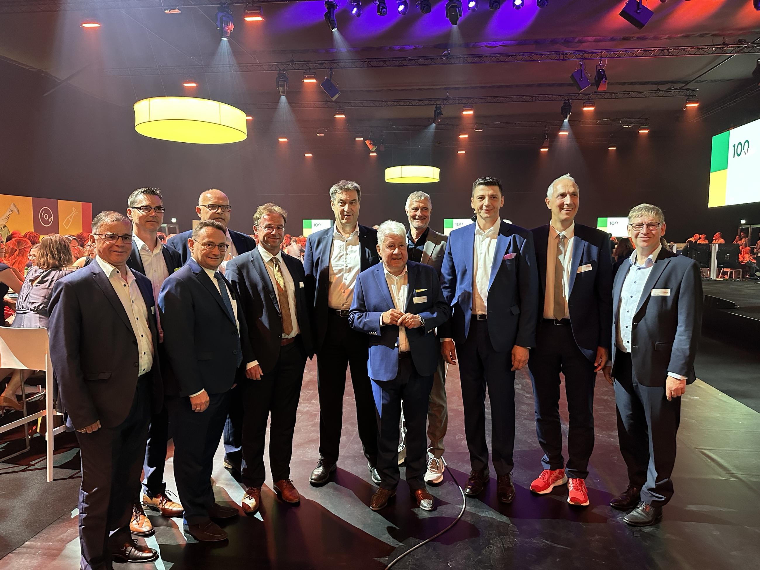 1 200 Mitarbeiterinnen und Mitarbeiter feiern mit Hama|Monheim|Donau-Ries-Aktuell