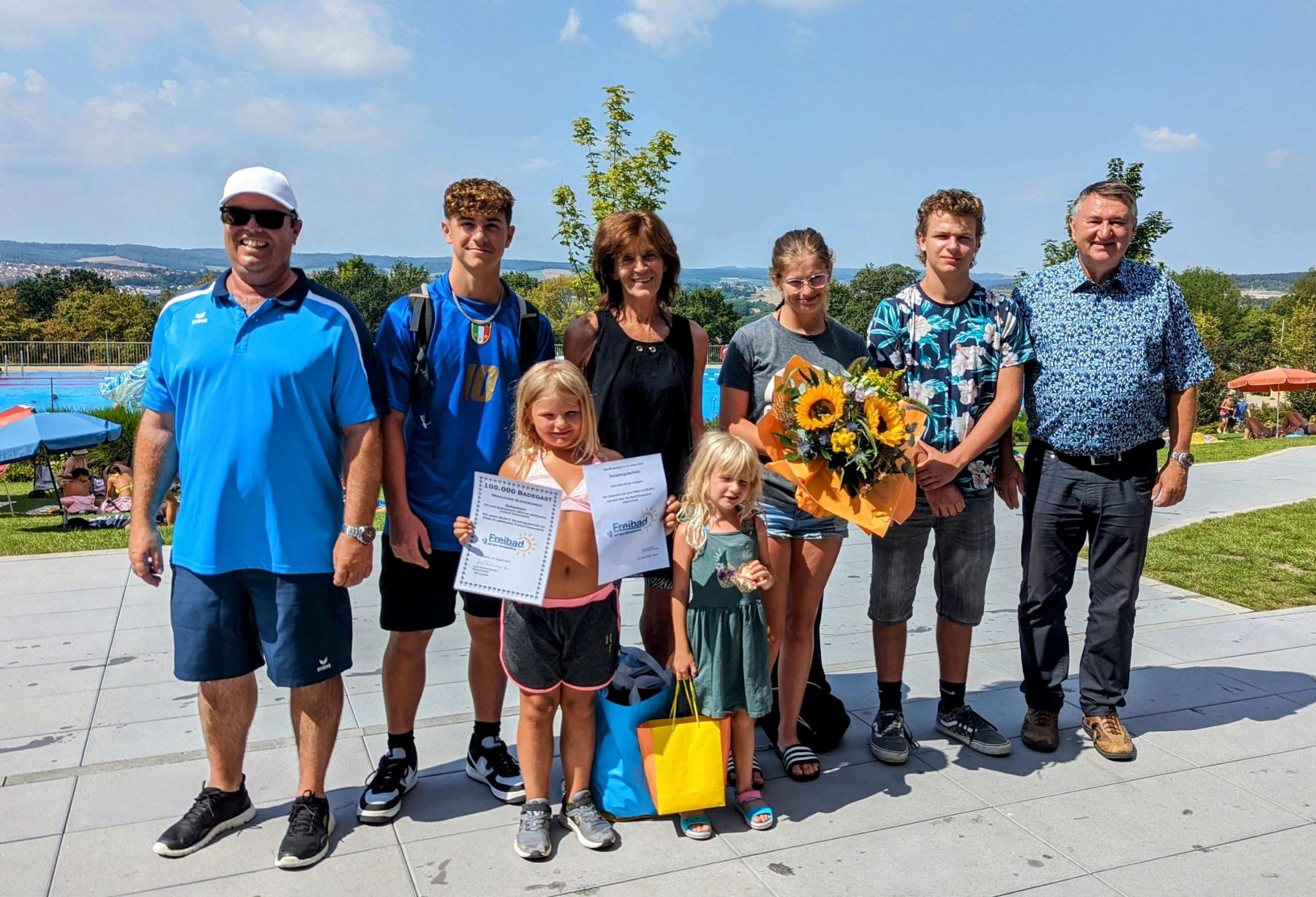 Große Überraschung bei Oma-Enkel-Ausflug: Petra Schubert-Schmid ist 100 ...