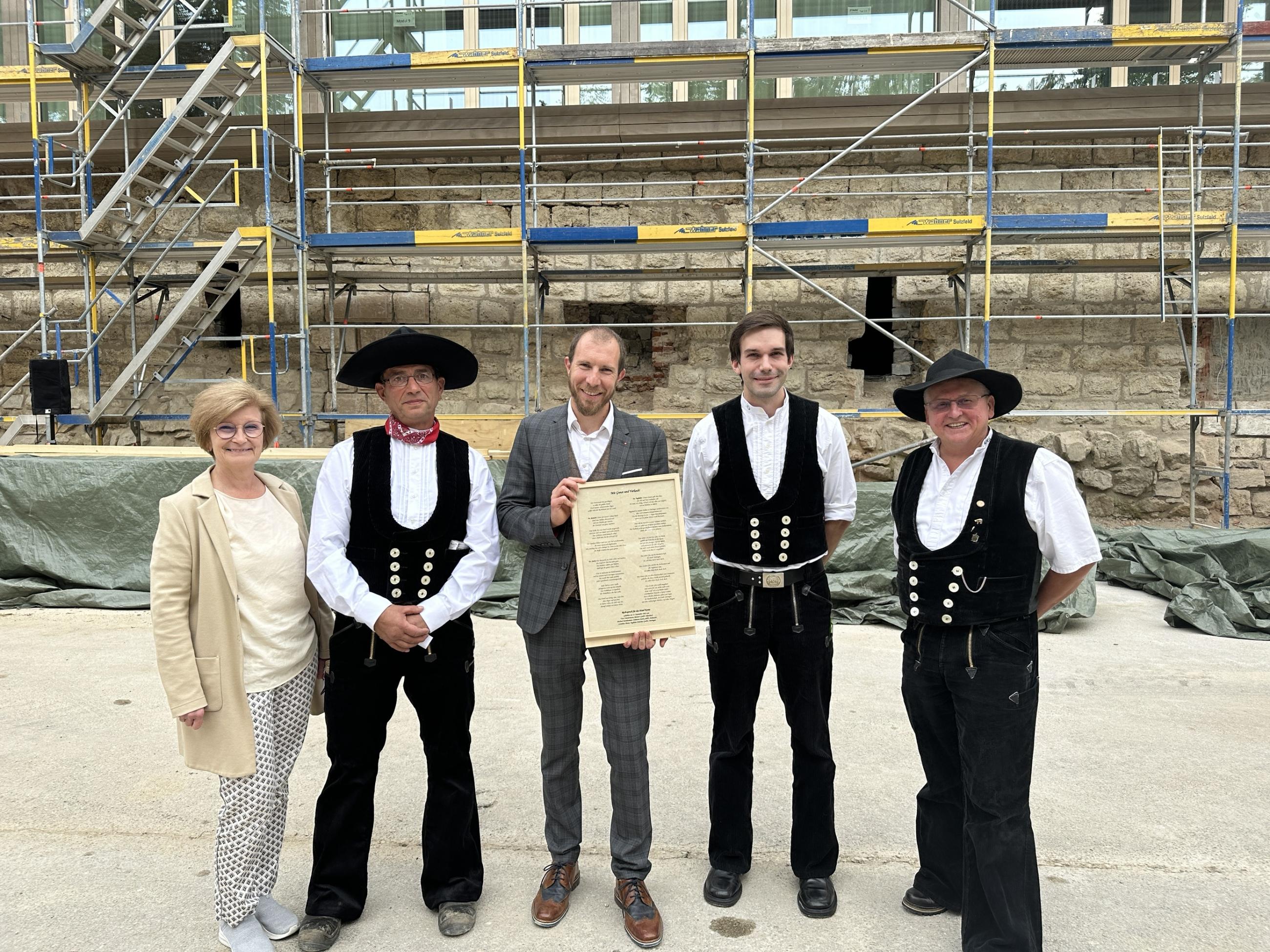 Die Oettinger Krone feiert Richtfest |Oettingen|Donau-Ries-Aktuell
