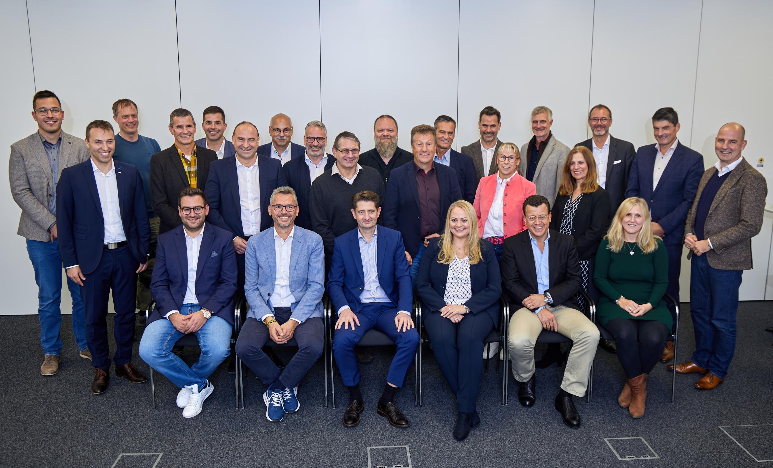 Andreas Dirr erneut zum Vorsitzenden der IHK-Regionalversammlung ...