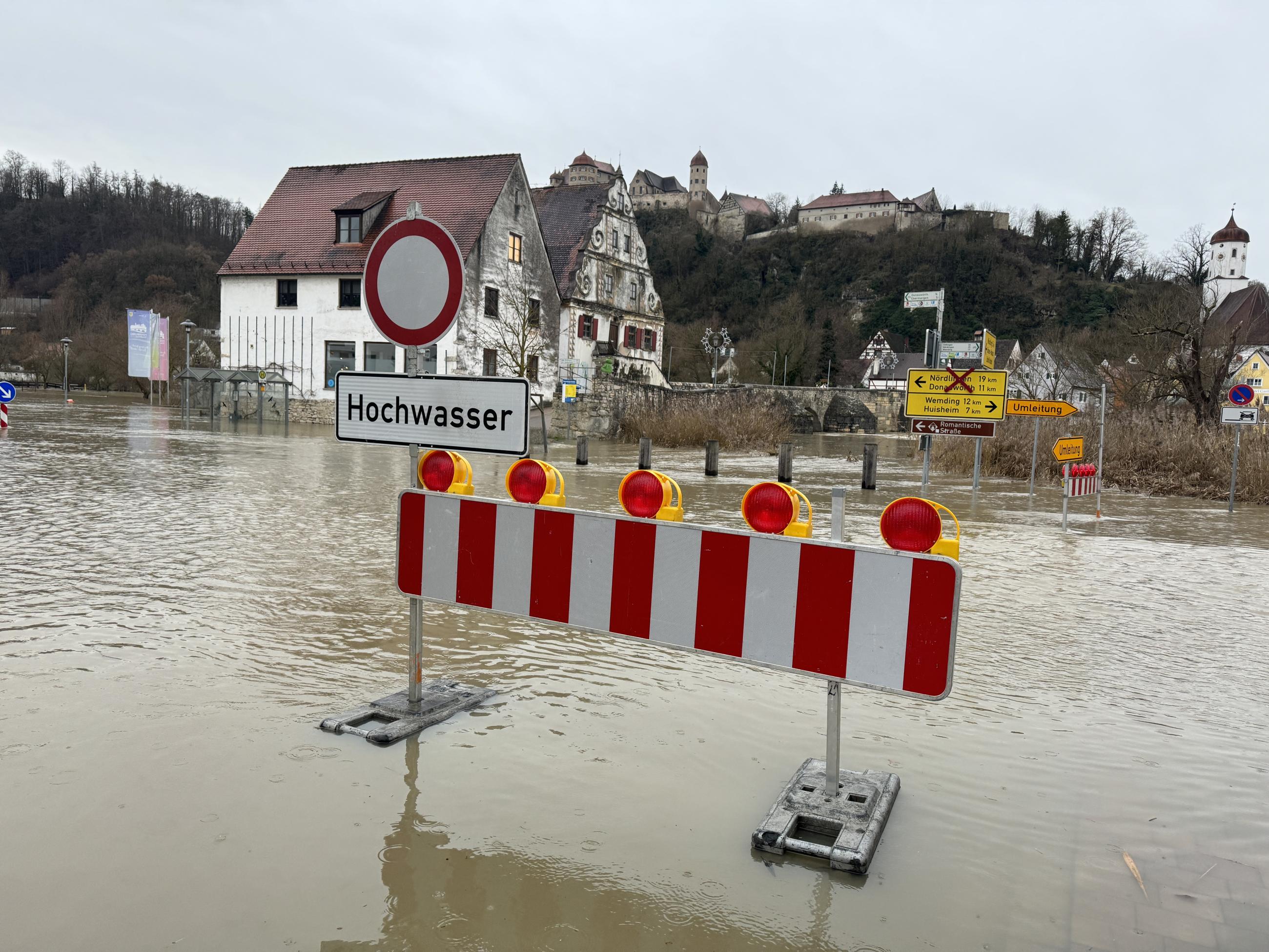 Wetter- und Hochwasserlage spitzt sich weiter zu||Donau-Ries-Aktuell