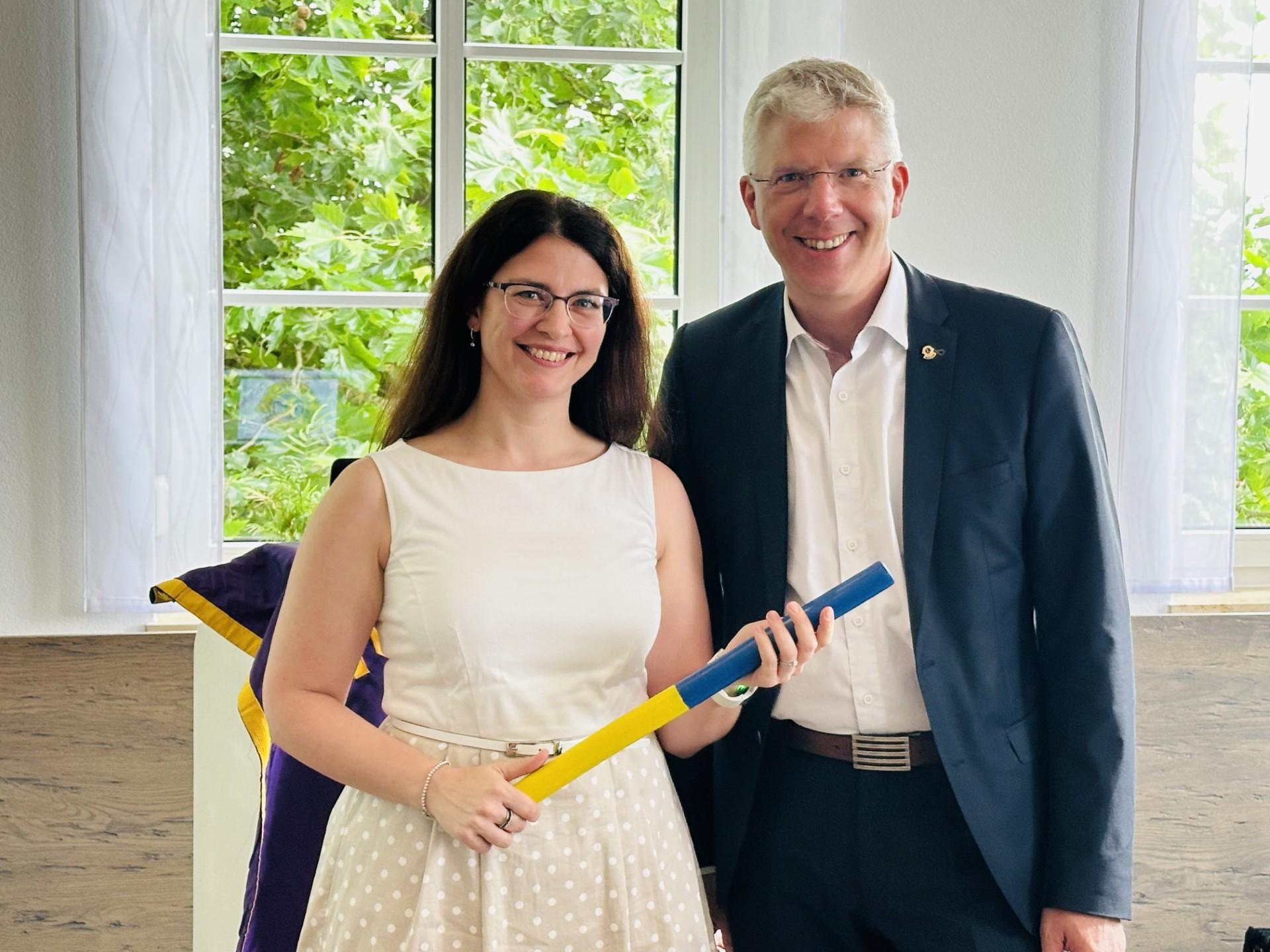 Stephanie Winter ist neue Präsidentin des Lions Clubs Donauwörth ...