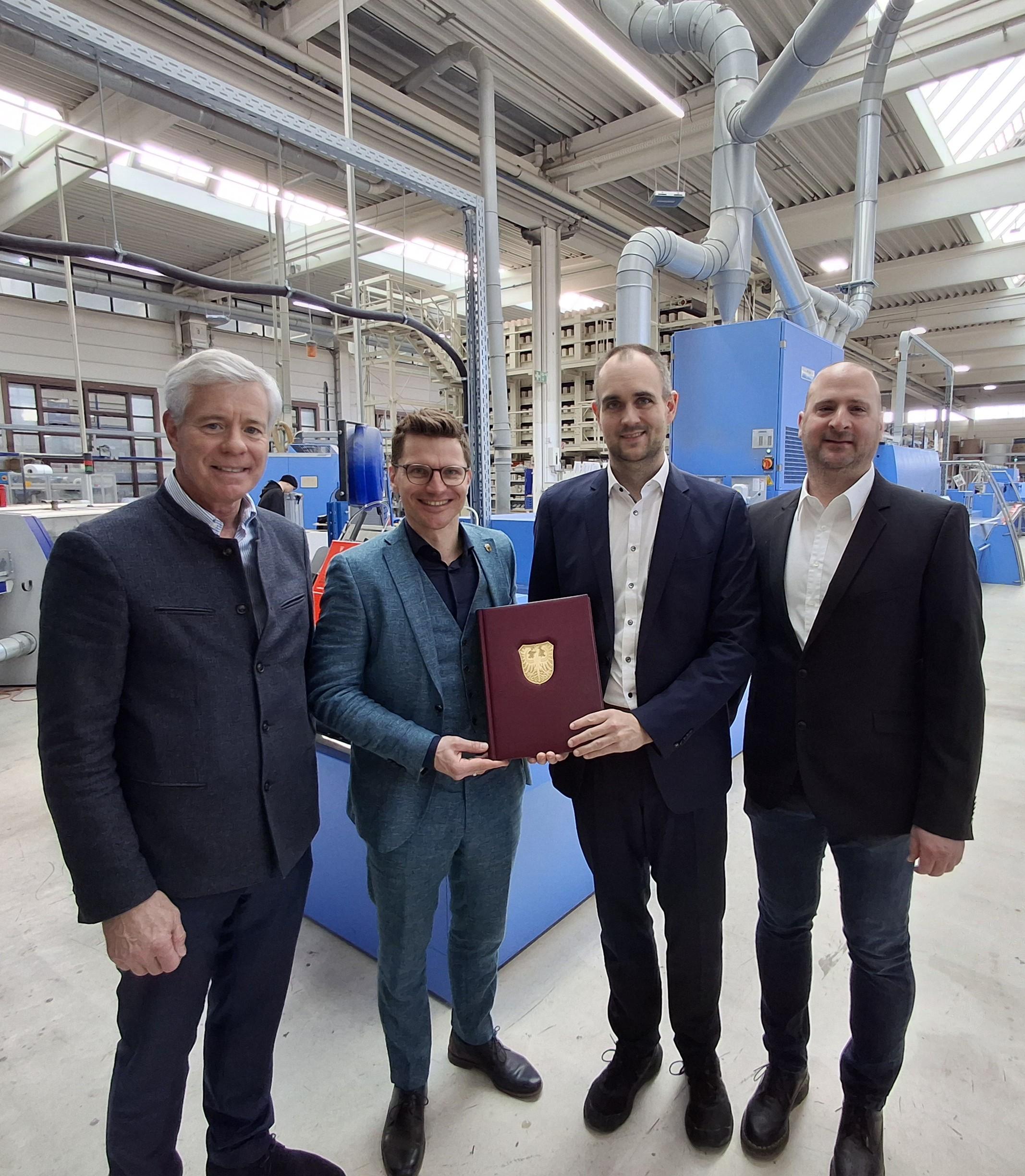 Ein neues Goldenes Buch für die Stadt Nördlingen||Donau-Ries-Aktuell