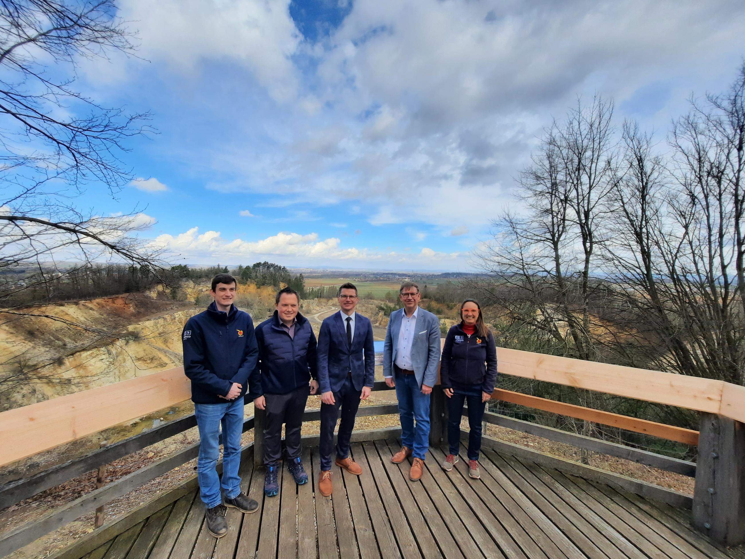 Wiedereröffnung der beliebten Aussichtsplattform im Erlebnis-Geotop ...