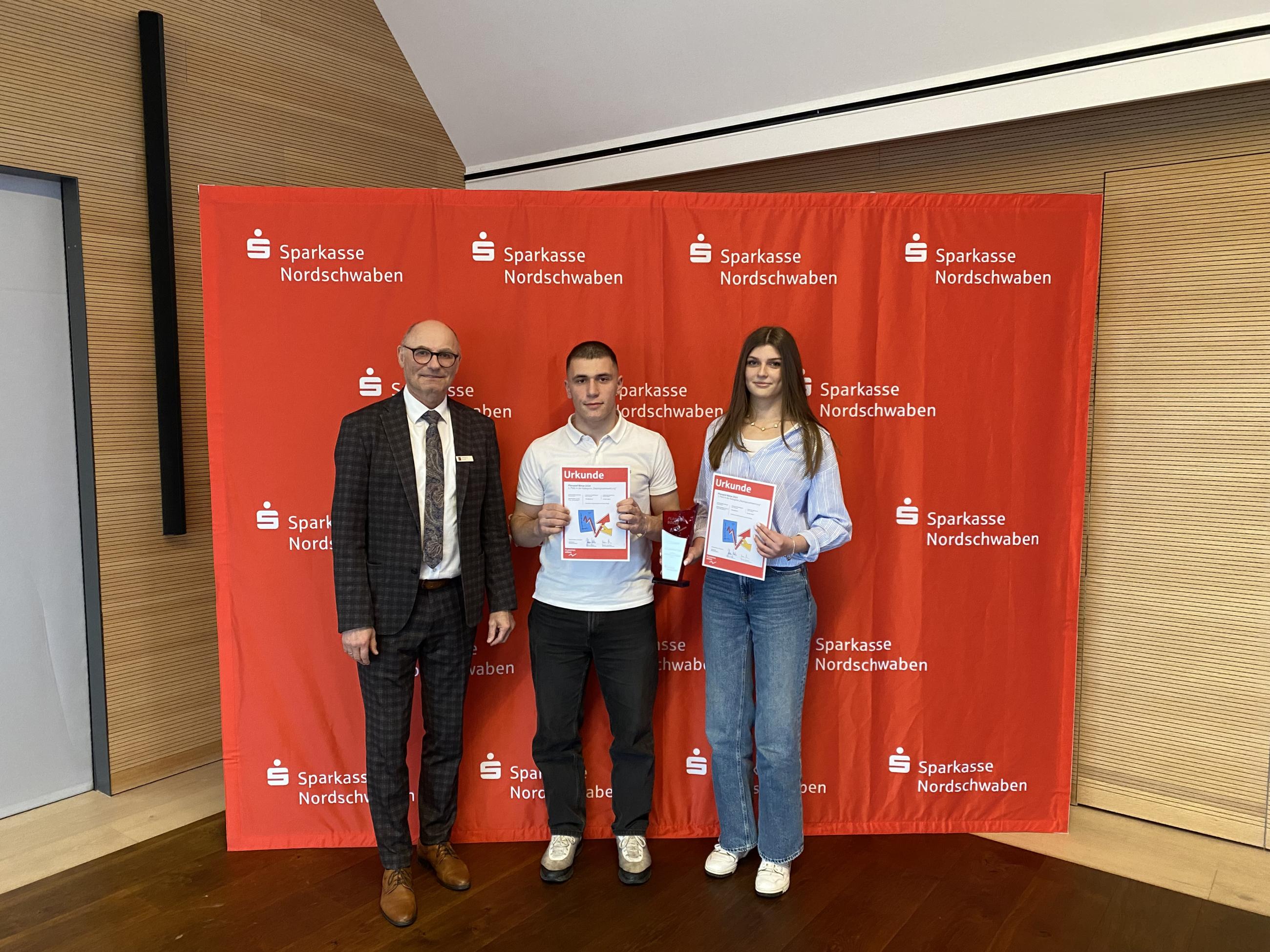 Planspiel Börse: Sparkasse Nordschwaben ehrt Siegerinnen und Sieger|Donauwörth|Donau-Ries-Aktuell
