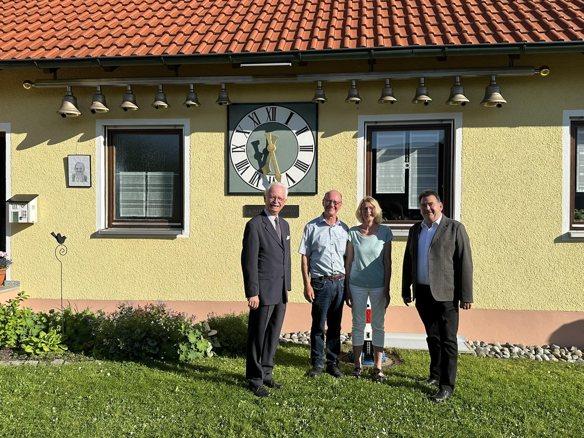 Wenn Zeit hörbar wird: Ein Garten voller Glocken in Appetshofen ...