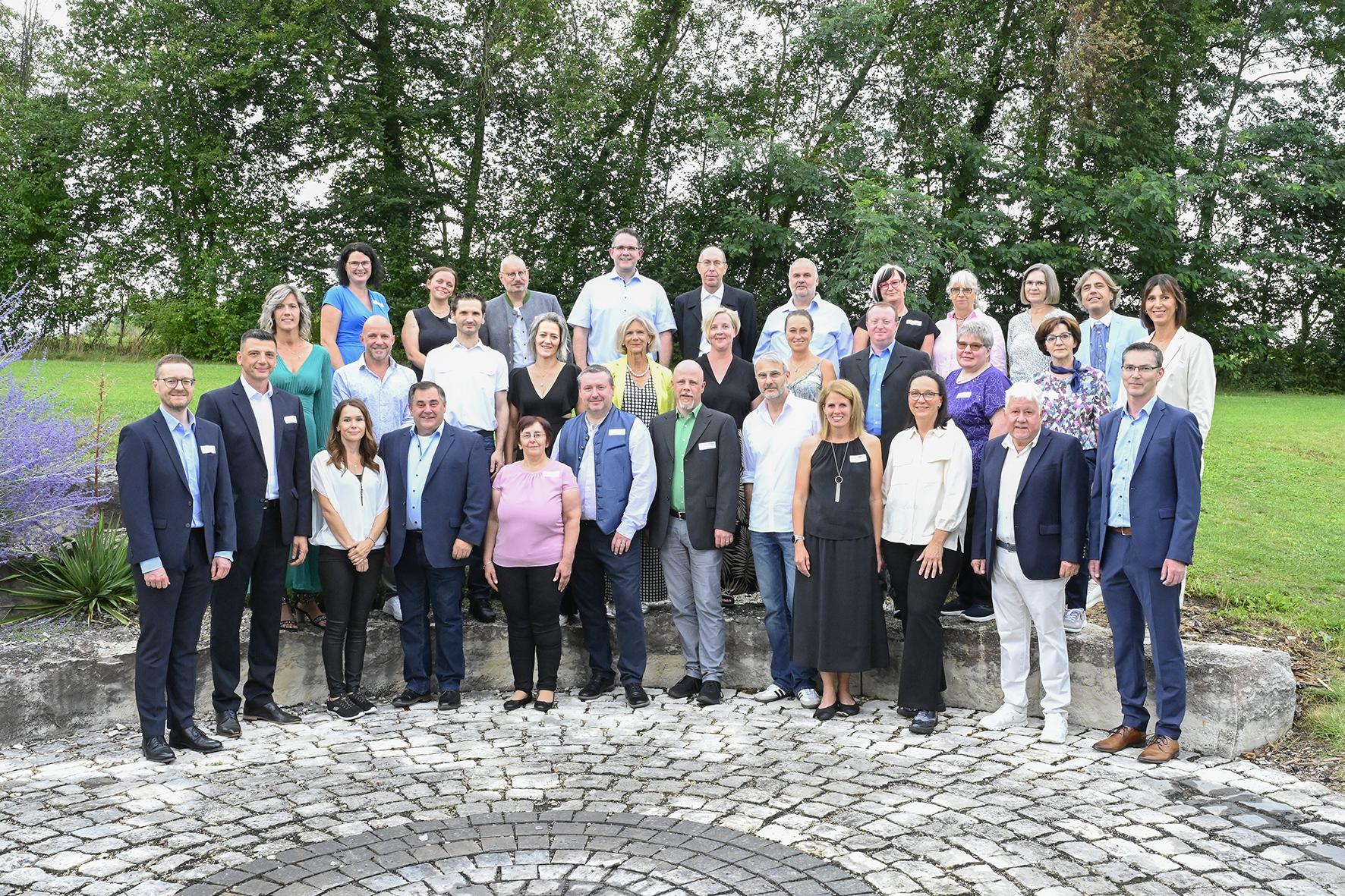 Hama ehrt langjährige Mitarbeiter|Monheim|Donau-Ries-Aktuell